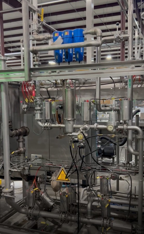 Used Complete Bottling Line KHS PET 54.000 bph | Elitekno Bottling ...