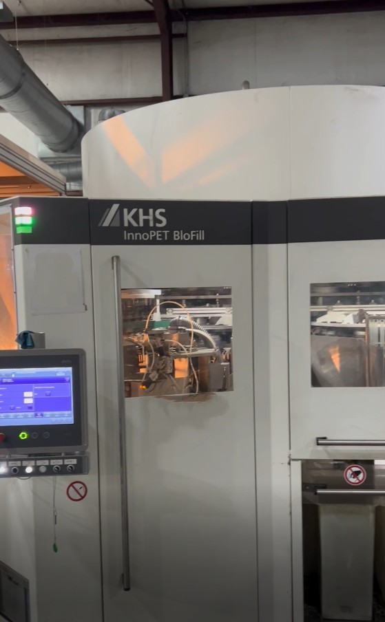 Used Complete Bottling Line KHS PET 54.000 bph | Elitekno Bottling ...